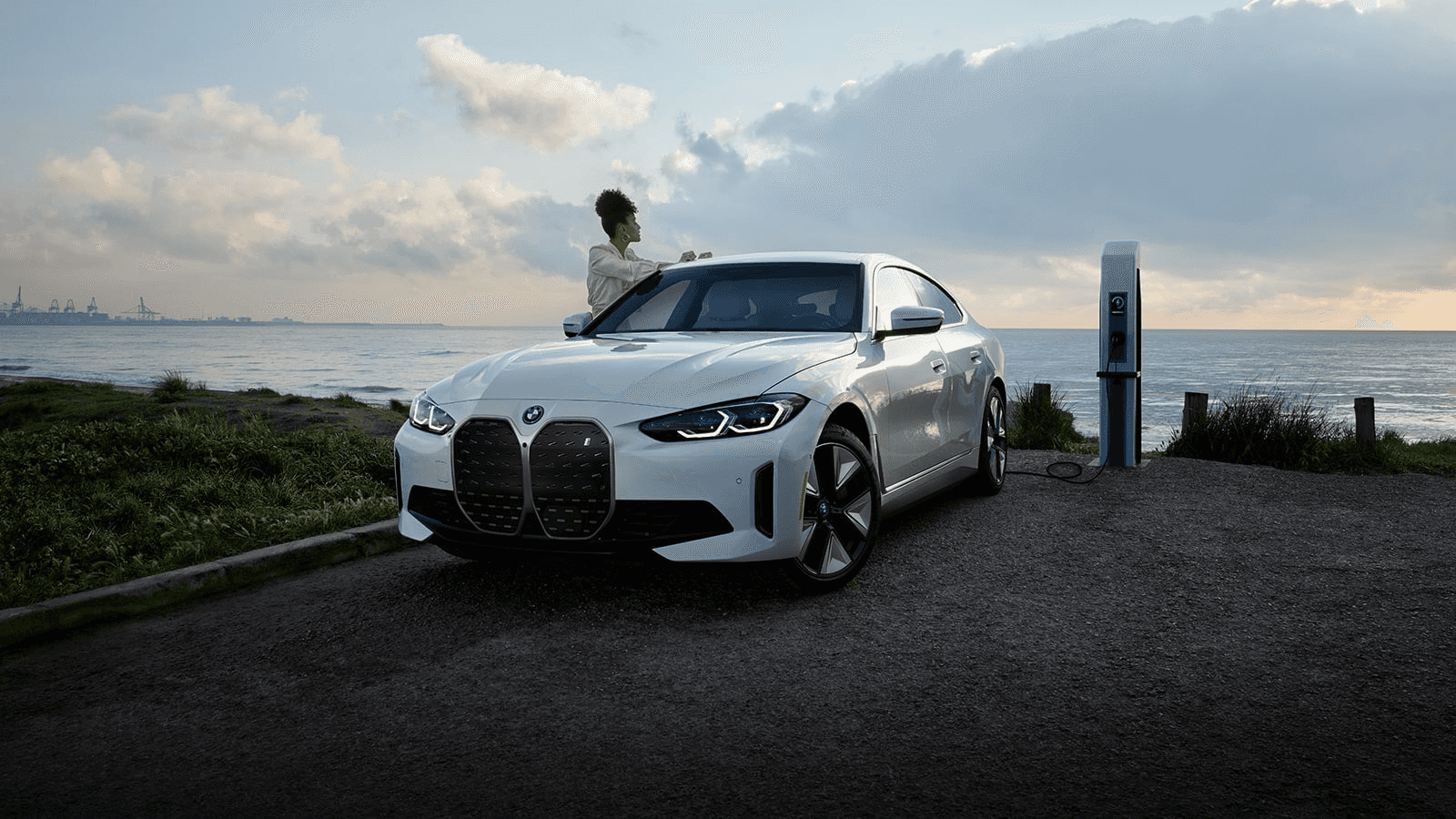 INTRODUCING THE NEW BMW I4 AND ITS FEATURES