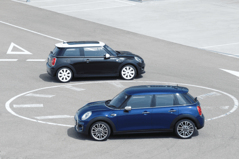 Understanding the Differences Between 4-Door and 2-Door MINI Coopers ...